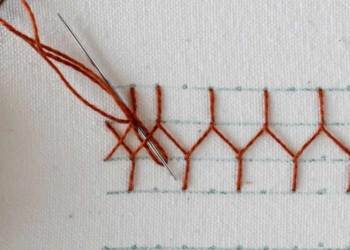 Double Cretan Stitch: Library of hand embroidery stitches